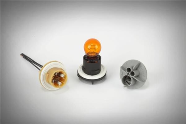 Automotive S8 Bulb Sockets - Molex | Mouser